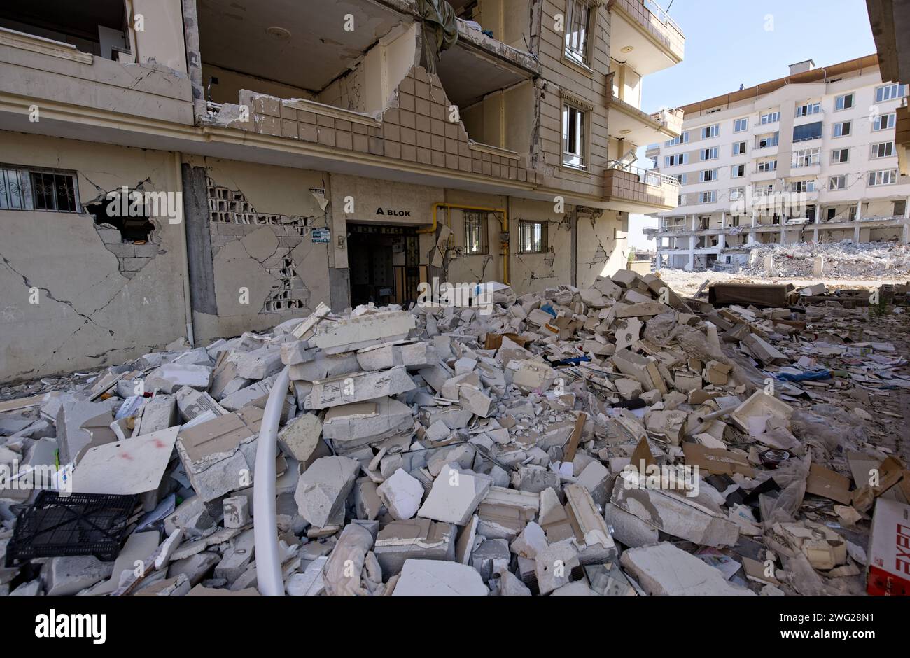 Nurdagi, Tuerkei, TUR - Zerstoerte Hochhaeuser im Erdbebengebiet Region ...