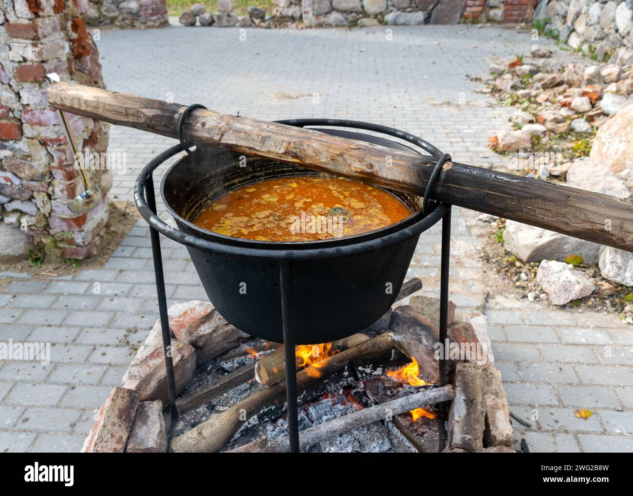 Various cooking pots hi-res stock photography and images - Alamy