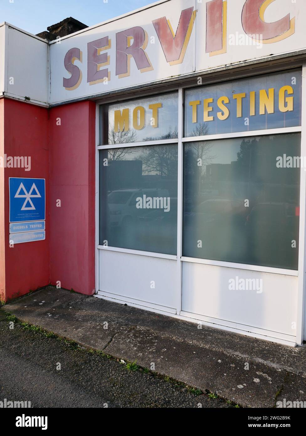 Mot service hi-res stock photography and images - Alamy