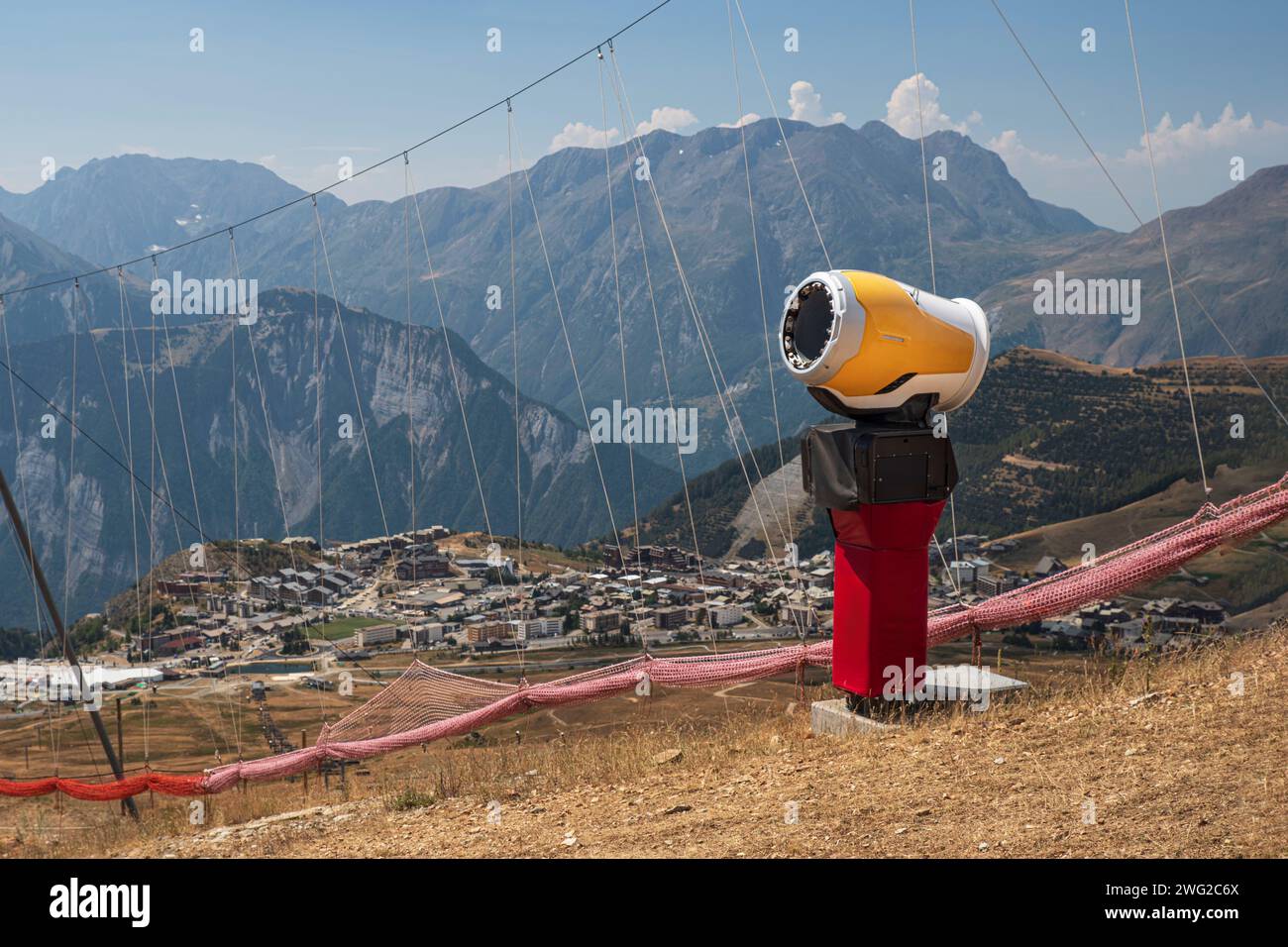 Artificial snow cannon hi-res stock photography and images - Alamy