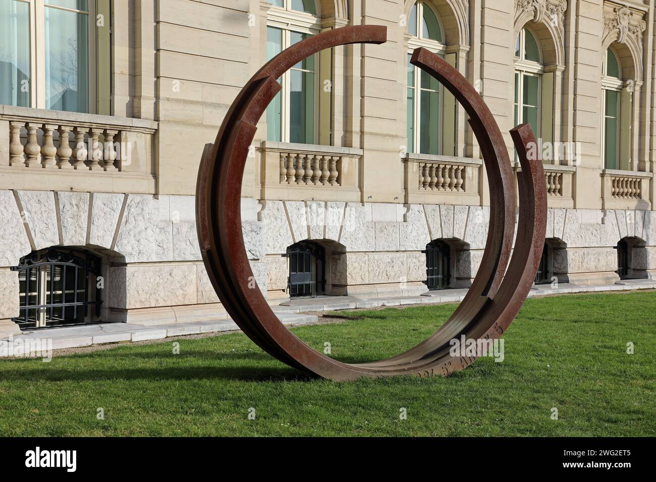 221 5 arc x 15 hi-res stock photography and images - Alamy