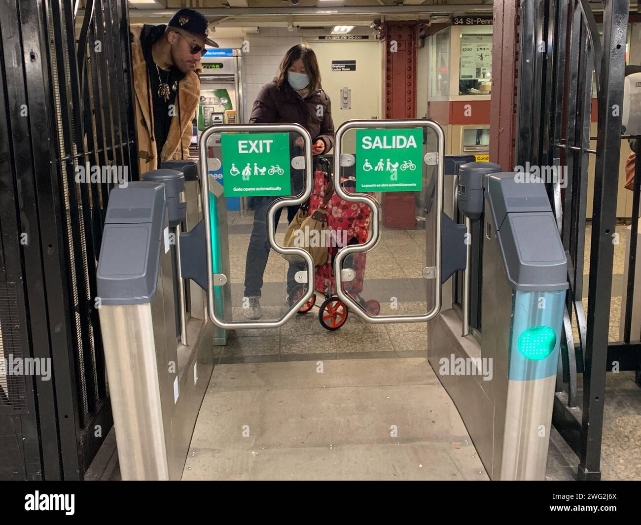 New york city subway fare gates hi-res stock photography and images - Alamy