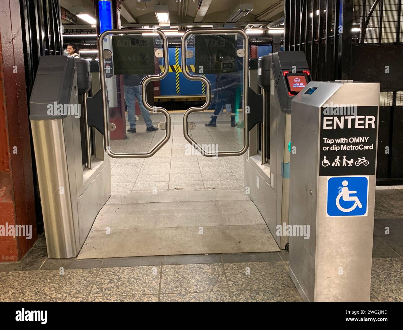 Fare gates hi-res stock photography and images - Alamy