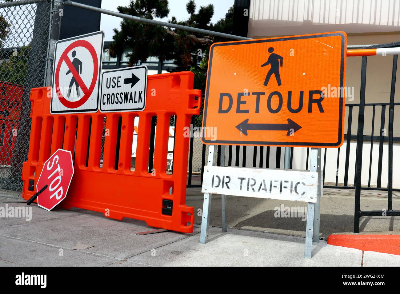 Sidewalk closed sign road barricade hi-res stock photography and images ...