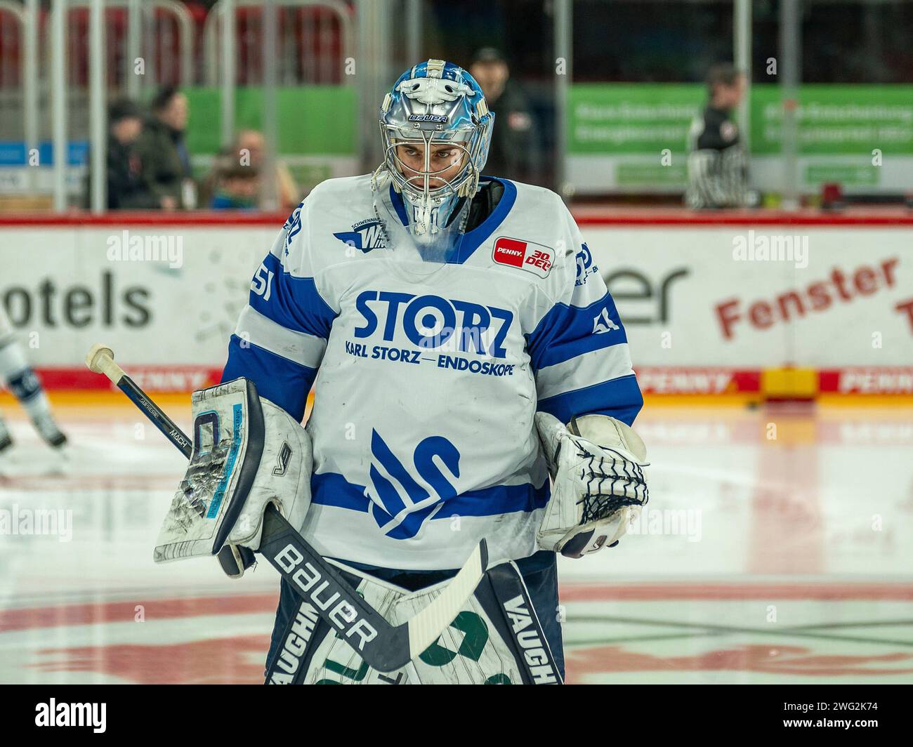 Cody Brenner (Schwenninger Wild Wings, #51) ist im Fokus. Duesseldorfer ...