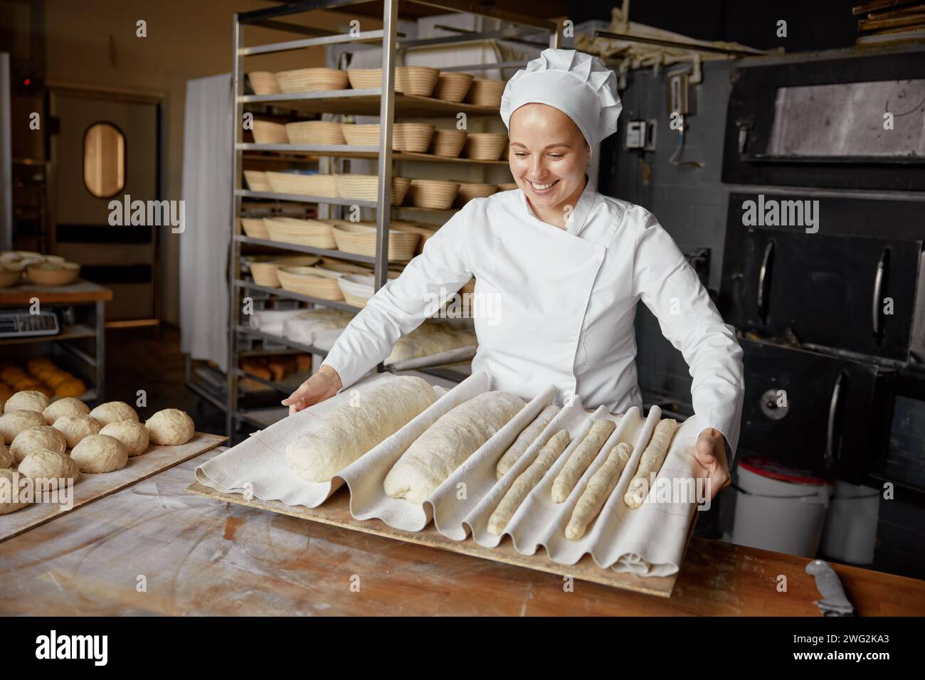 Bread making factory hi-res stock photography and images - Alamy
