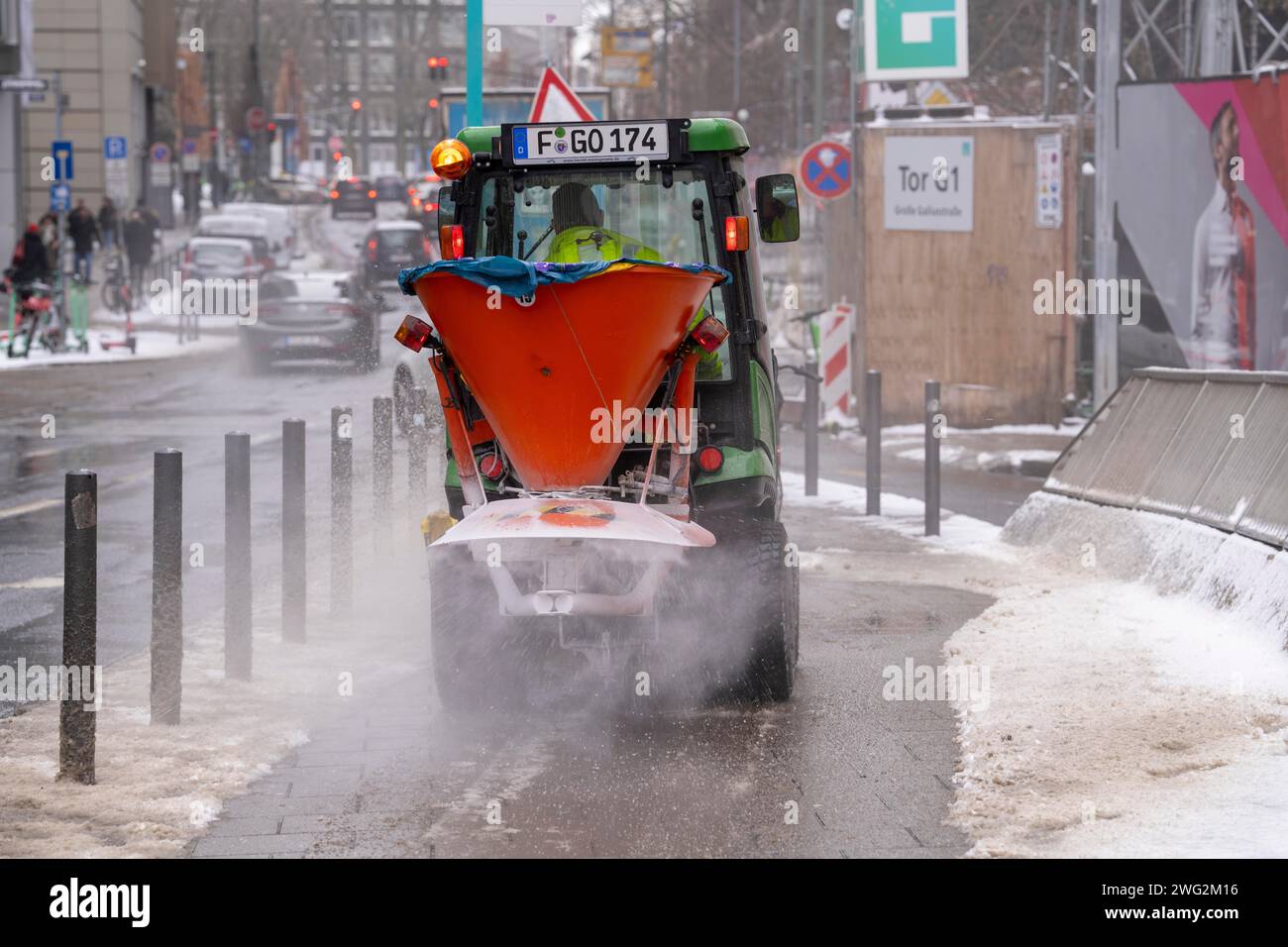 Winter onset, winter service, clearing snow and ice from sidewalks ...