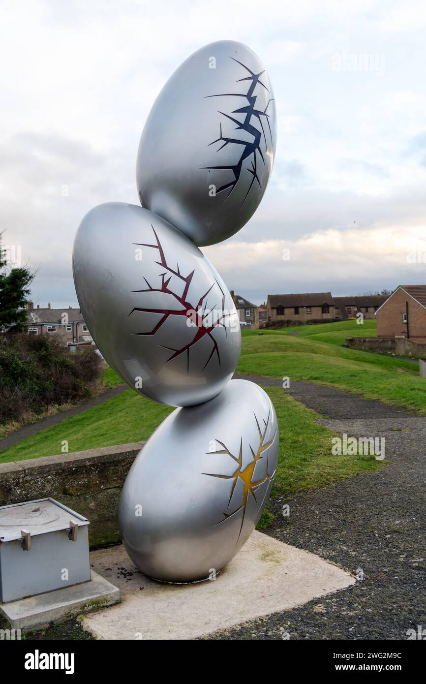Cracked Eggs sculpture by Stuart Langley, part of the Bord Waalk art ...