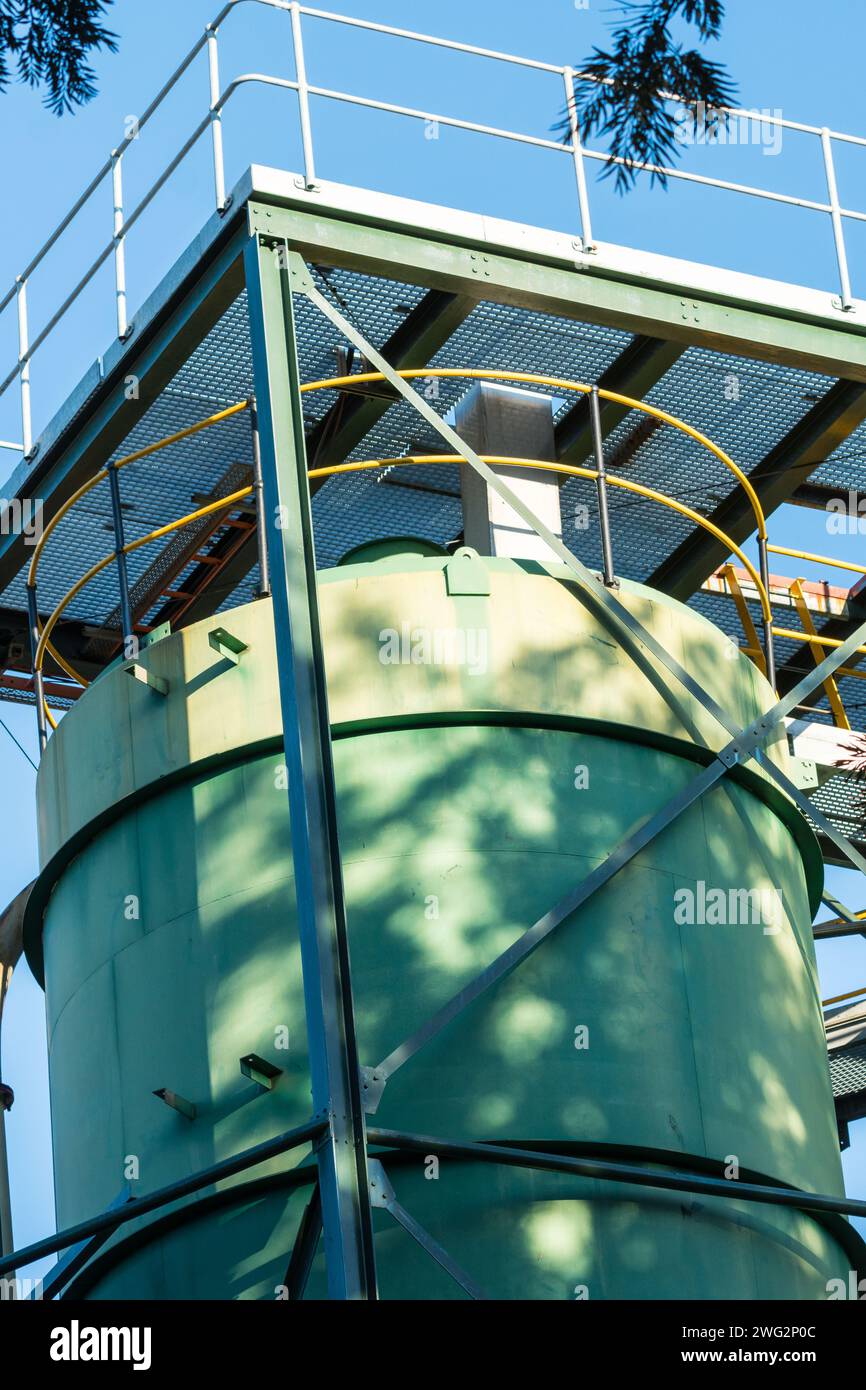 Metal storage tank hi-res stock photography and images - Alamy