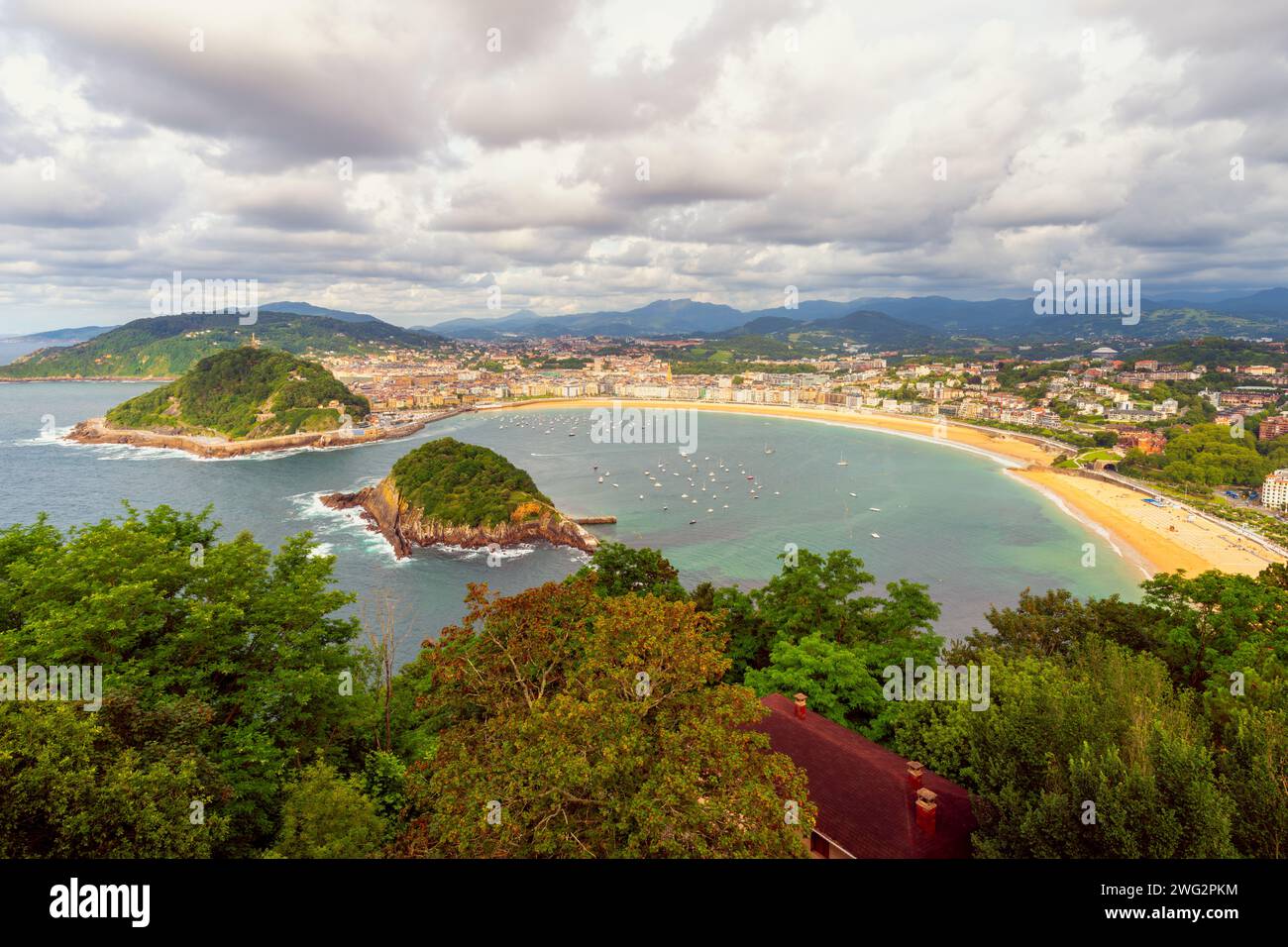 San sebastian beach on summer hi-res stock photography and images - Alamy