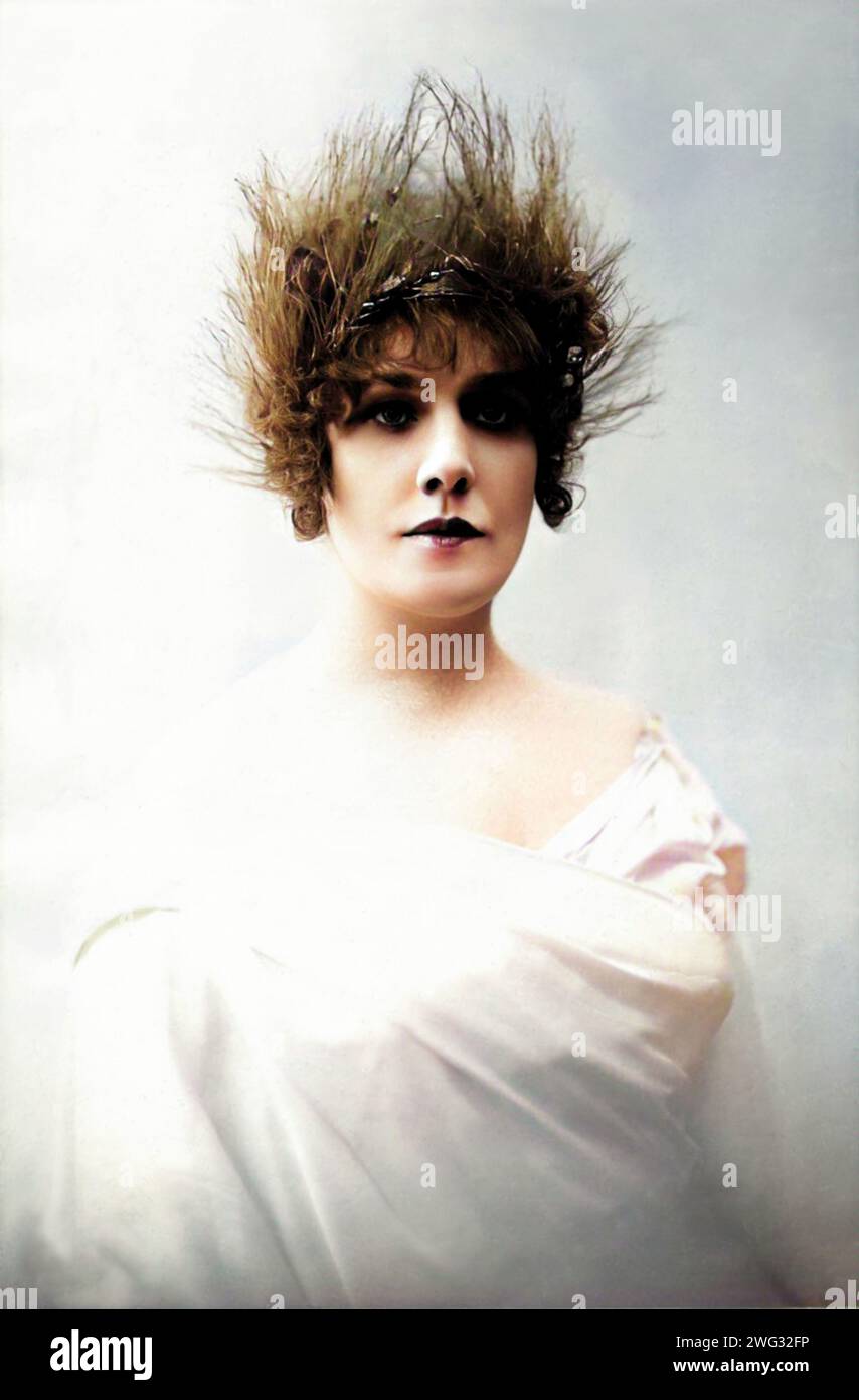 1905 c., Paris , FRANCE : The celebrated french Operatic singer soprano ...