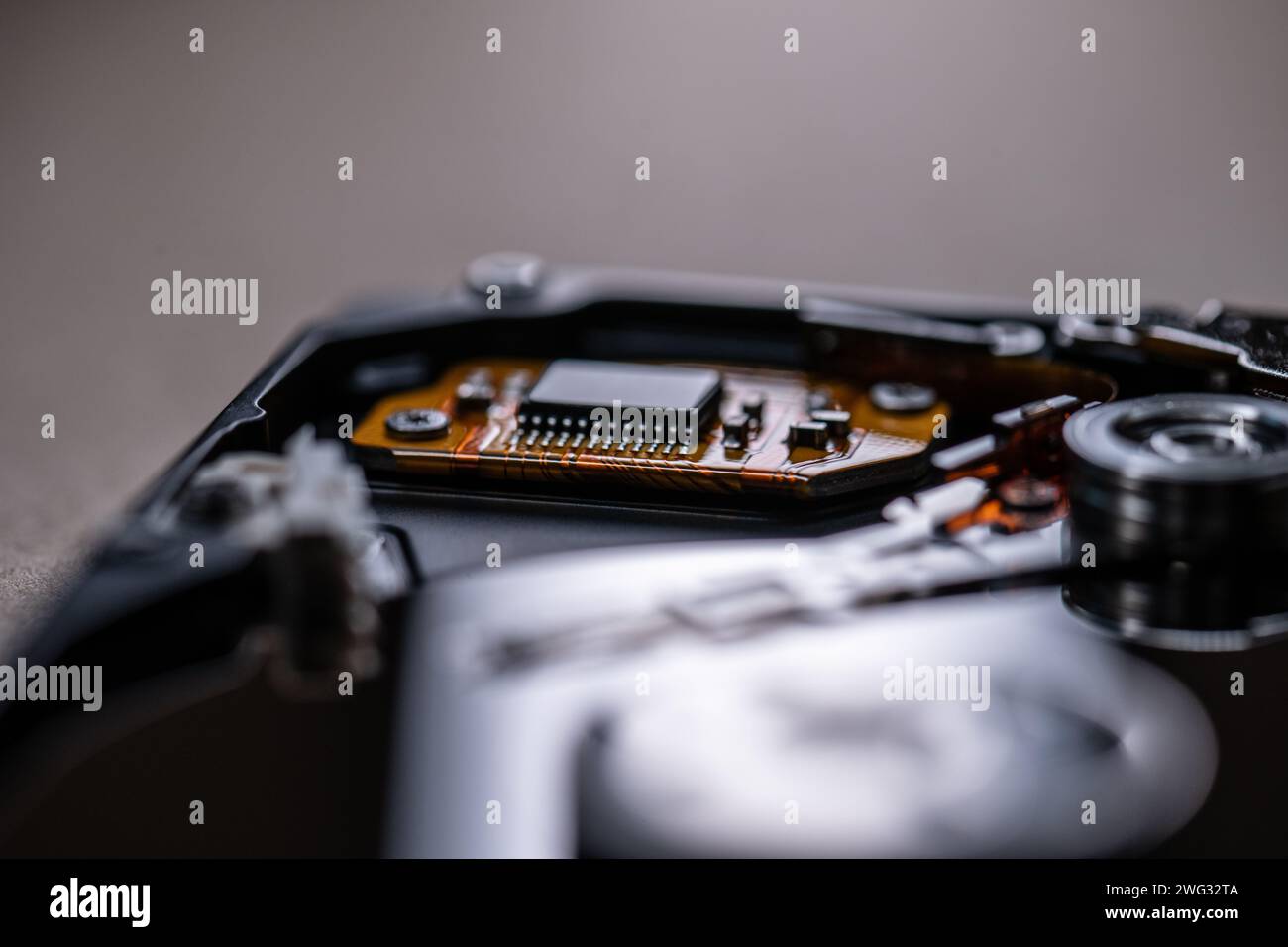 Mechanics inside a hard disk drive Stock Photo - Alamy Mechanics inside a hard disk drive Stock Photo - Alamy
