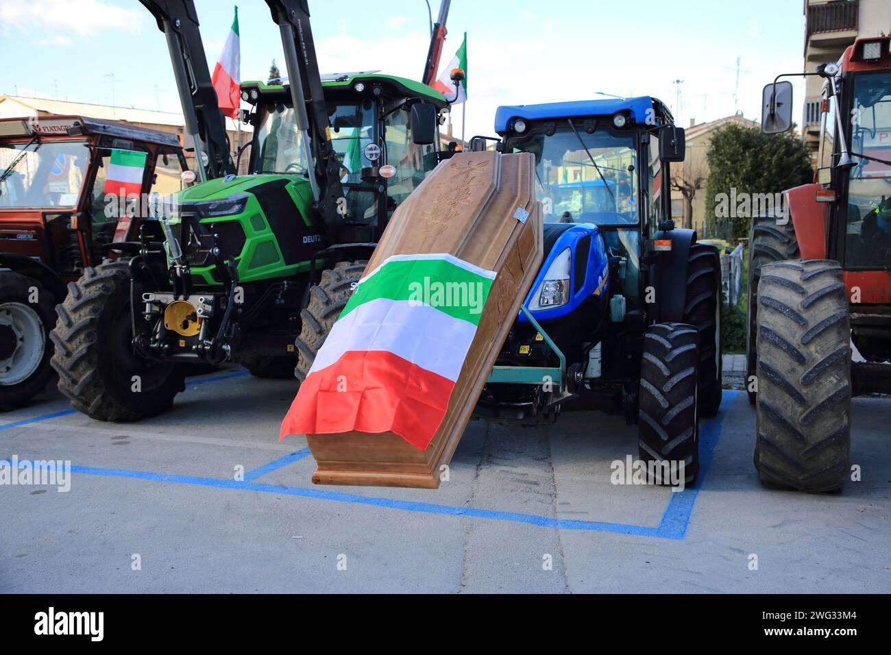 A group of farmers protest against the agricultural policies of the ...