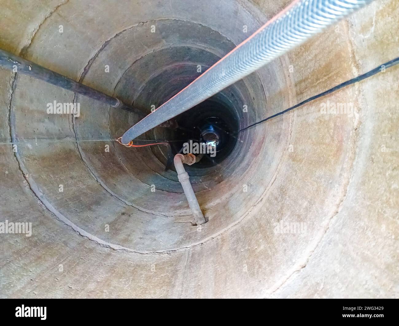 Well view from the inside. View from inside vertical tube downcast ...