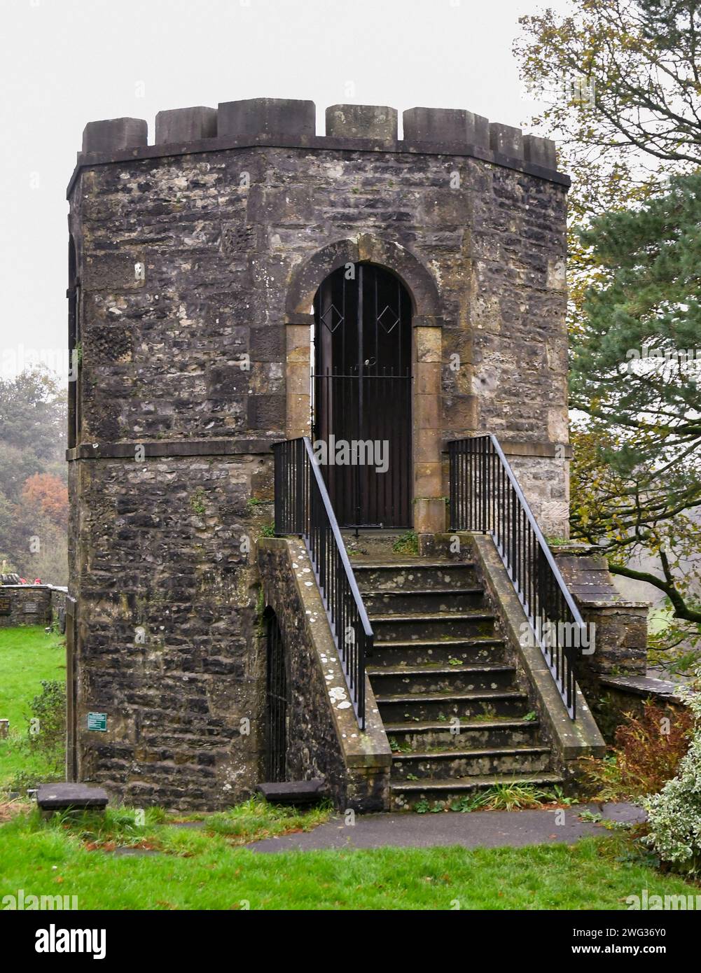 A stone building entrance with stairs Stock Photo - Alamy