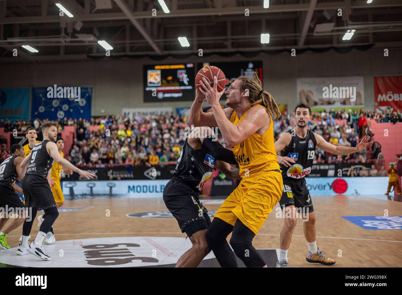 Evan Maxwell (Tigers Tuebingen, #27) Tigers Tuebingen vs. HAKRO Merlins ...