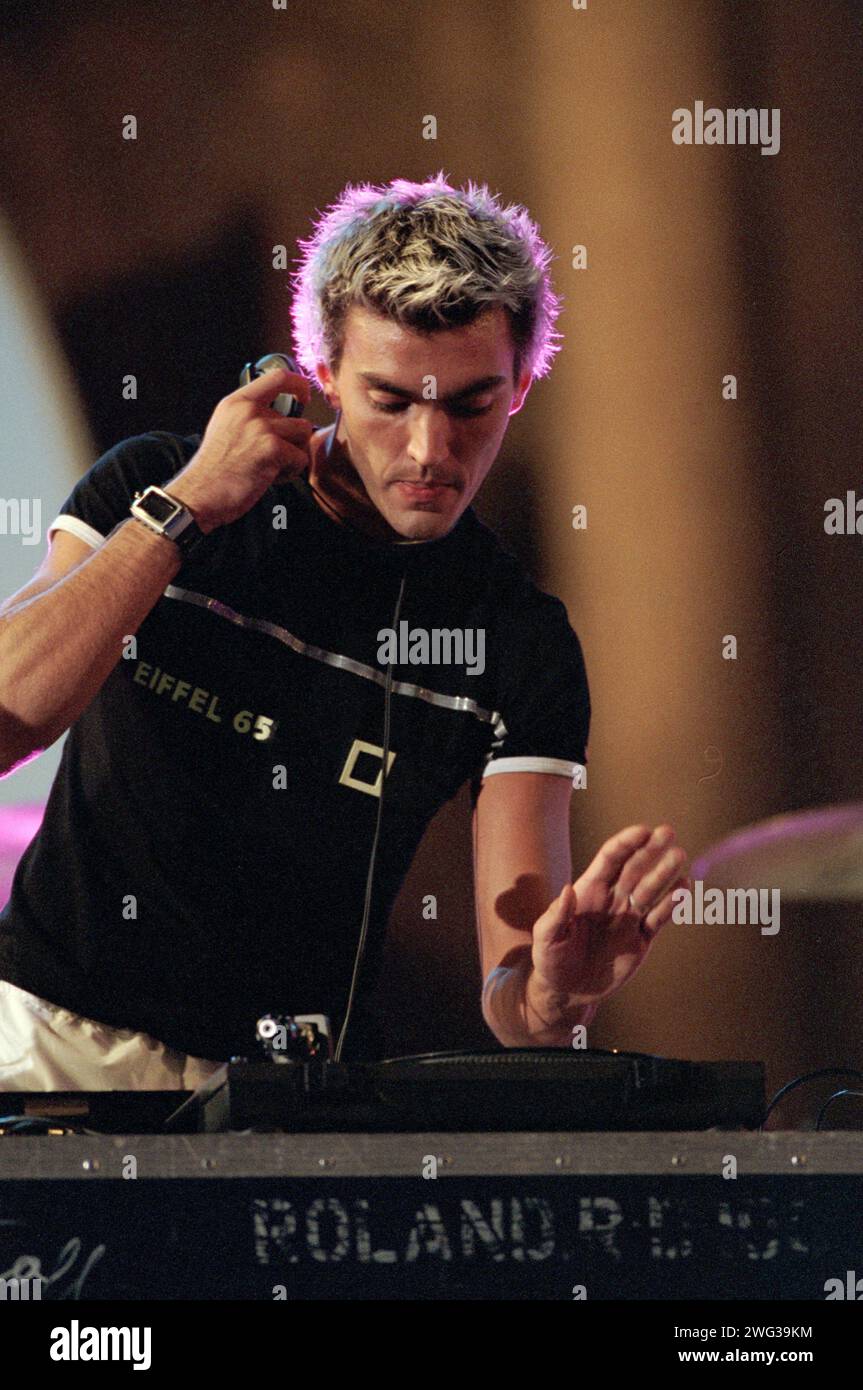 Eiffel 65 photographs 2000 hi-res stock photography and images - Alamy