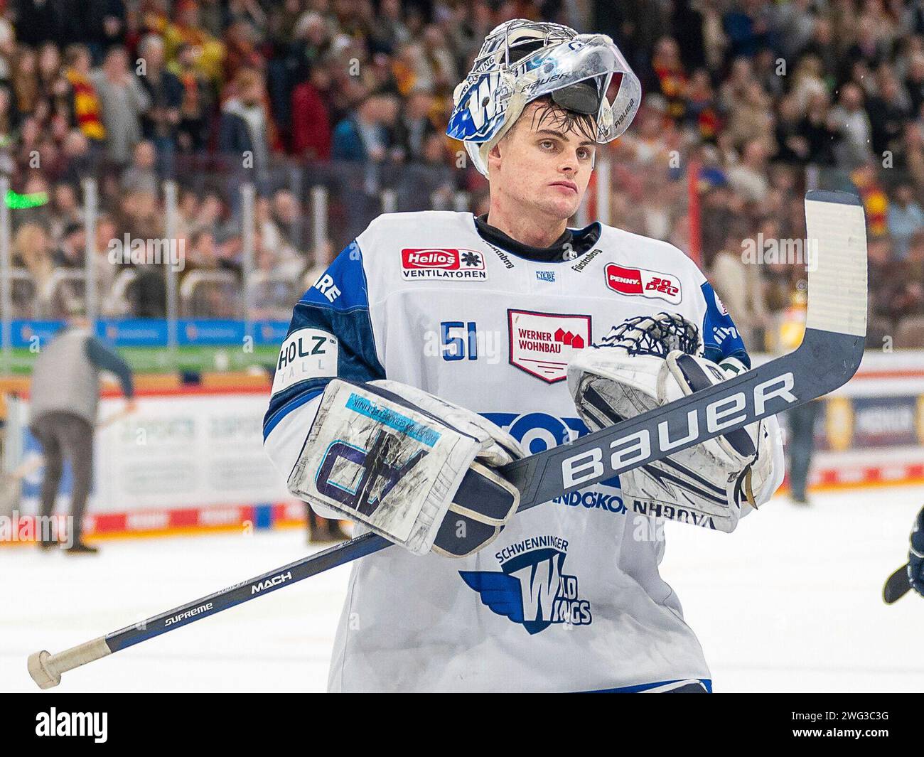 Cody Brenner (Schwenninger Wild Wings, #51) bedankt sich bei den ...