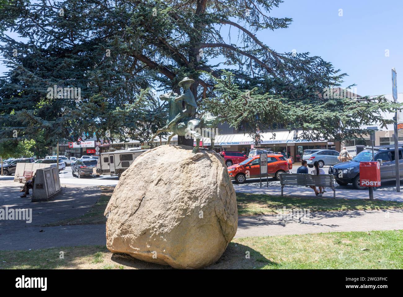 Cooma town centre, centennial park and Man from Snowy River statue in ...