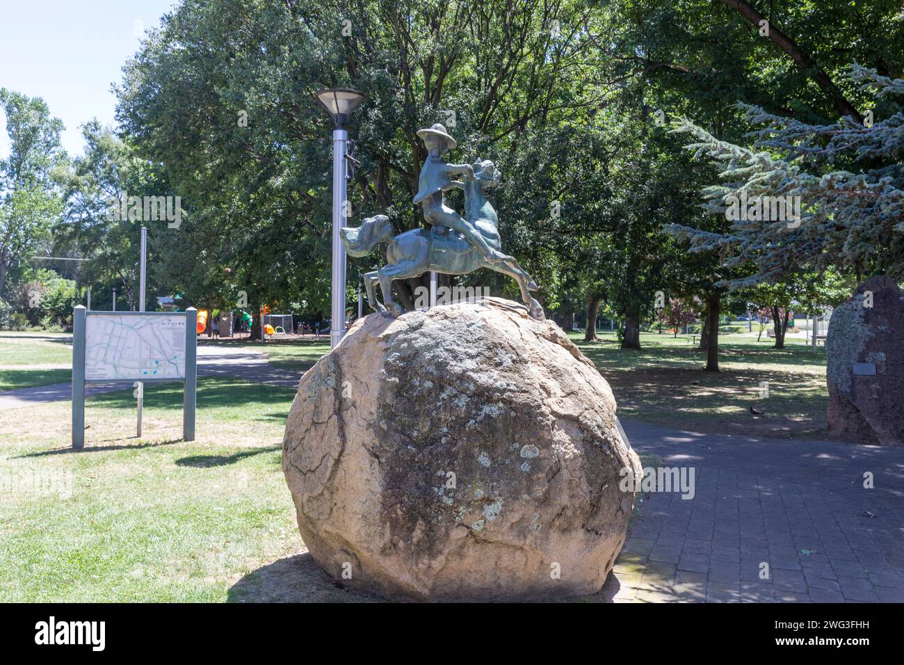 Cooma town centre, centennial park and Man from Snowy River statue in ...