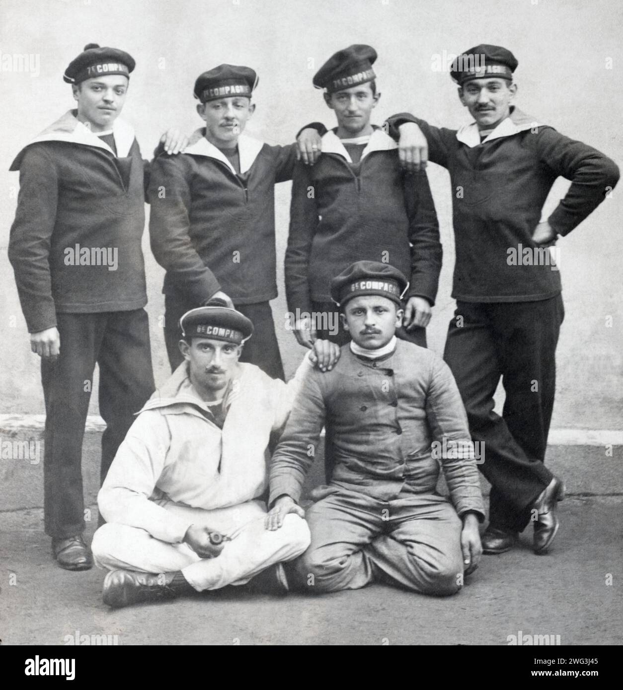 French navy uniform hi-res stock photography and images - Alamy