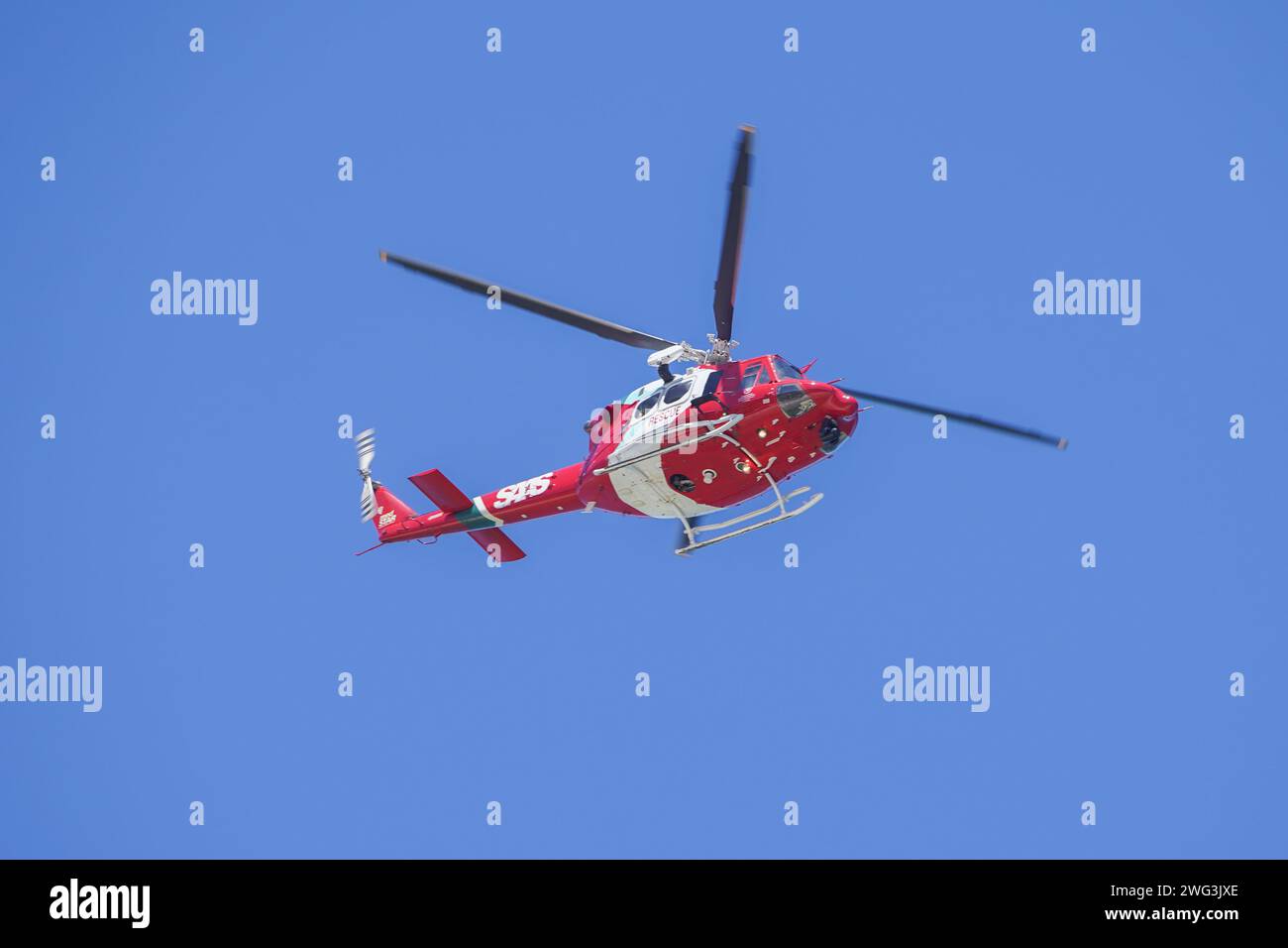 The emergency medical retrieval service hi-res stock photography and ...