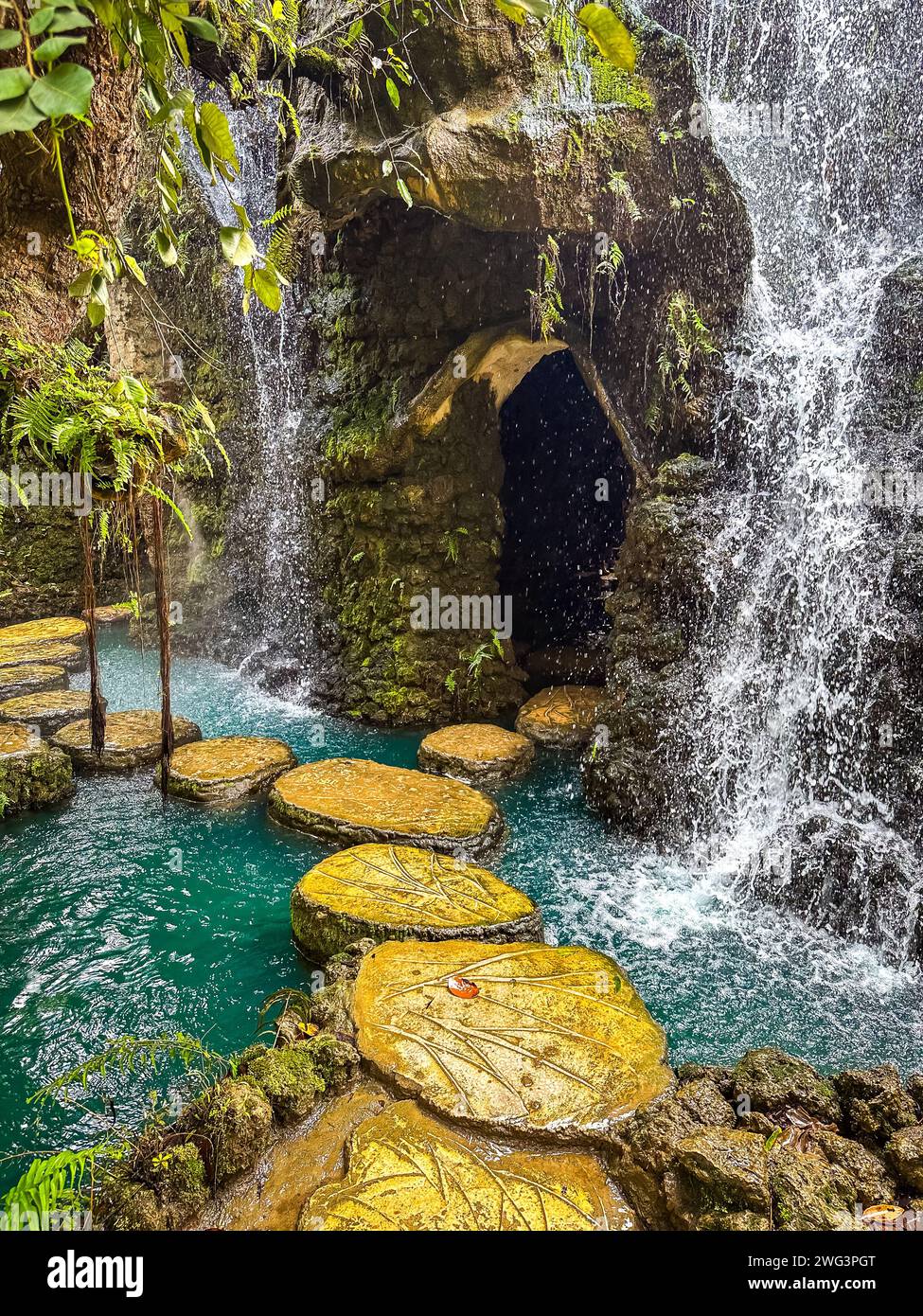 Dantewada land of angels waterfall park in Mae Taeng, Chiang Mai ...