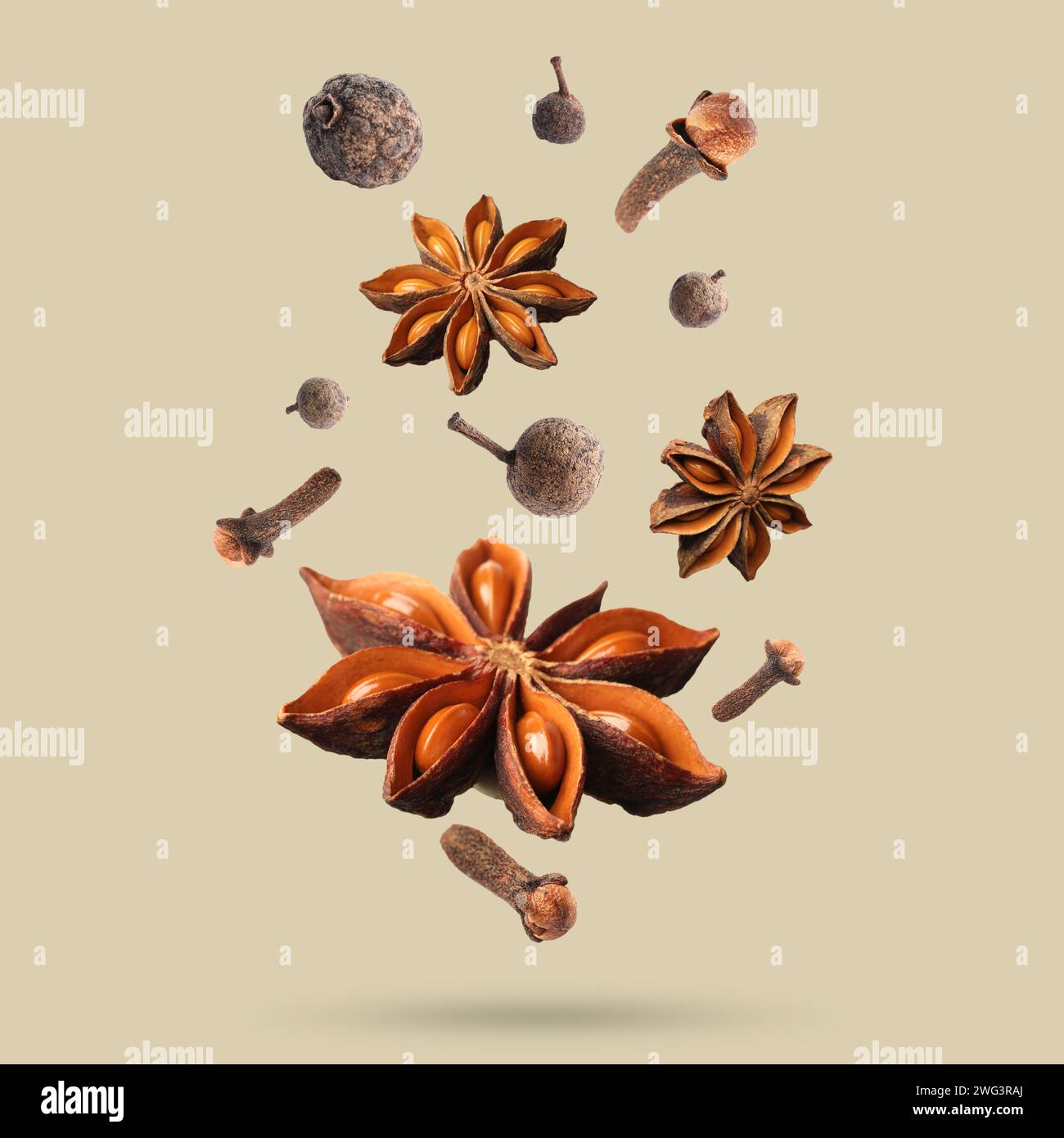 Falling spices hi-res stock photography and images - Alamy