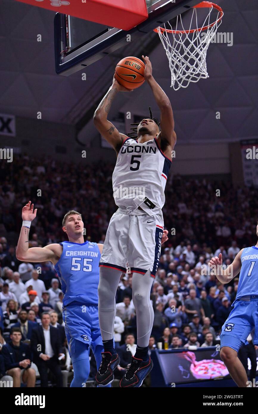 STORRS, CT - JANUARY 17: UConn Huskies guard Stephon Castle (5) shoots ...