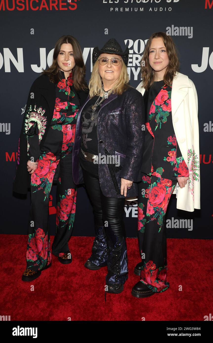 Los Angeles, Ca. 02nd Feb, 2024. Melissa Etheridge, Rebecca Lovell and ...