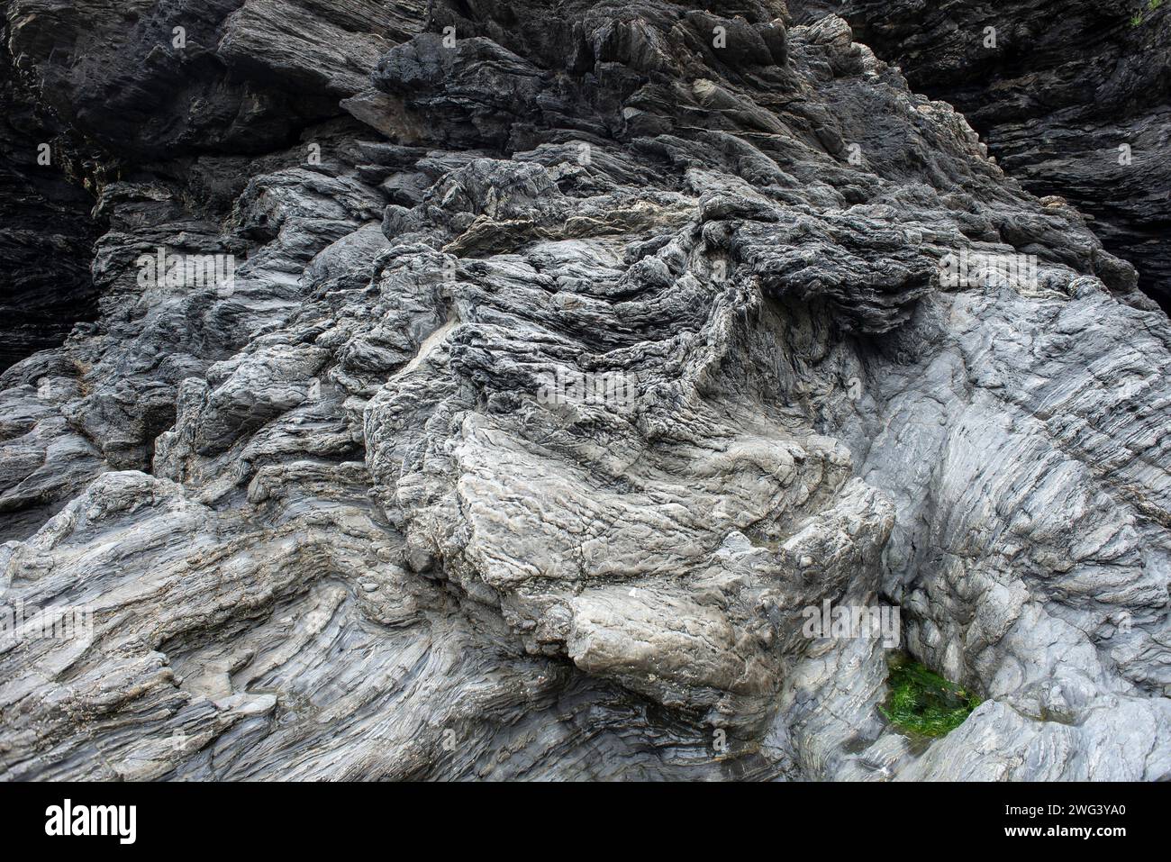Folded sedimentary rocks hi-res stock photography and images - Alamy