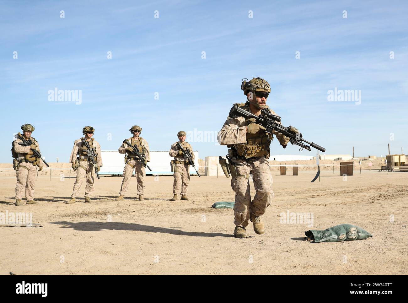 Kuwait naval forces hi-res stock photography and images - Alamy