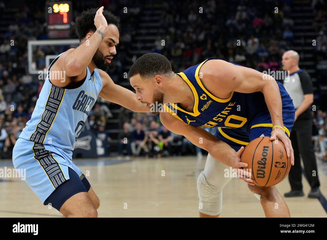 Golden State Warriors guard Stephen Curry, front right, handles the ...