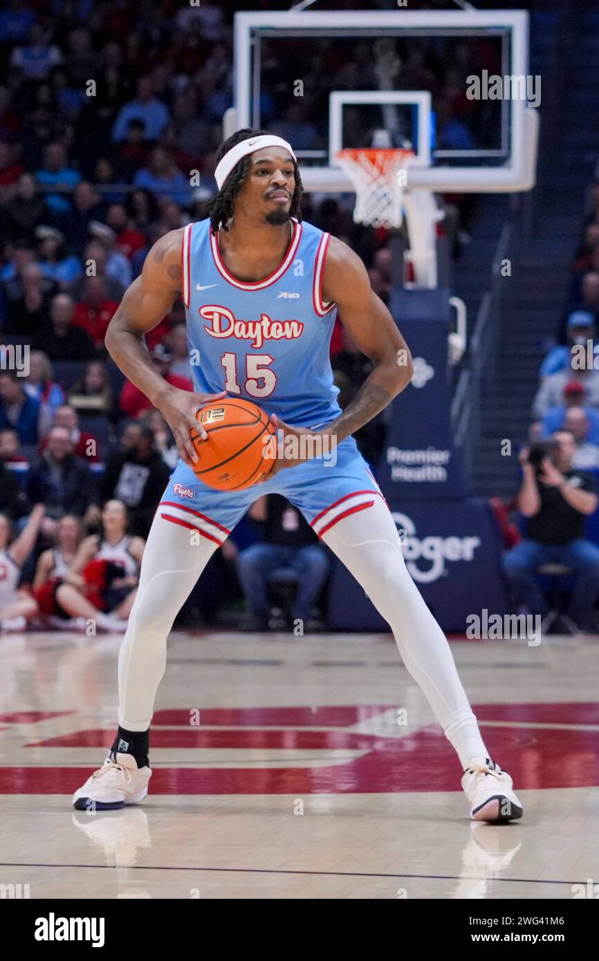 Dayton forward DaRon Holmes II (15) controls the ball during an NCAA ...