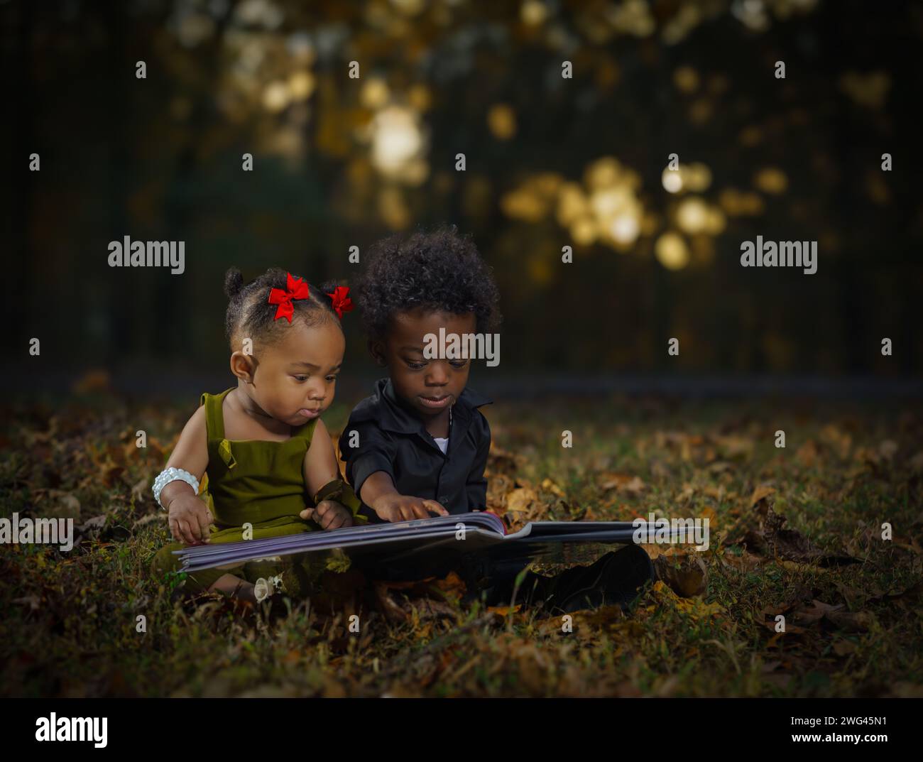 African kids reading books hi-res stock photography and images - Alamy
