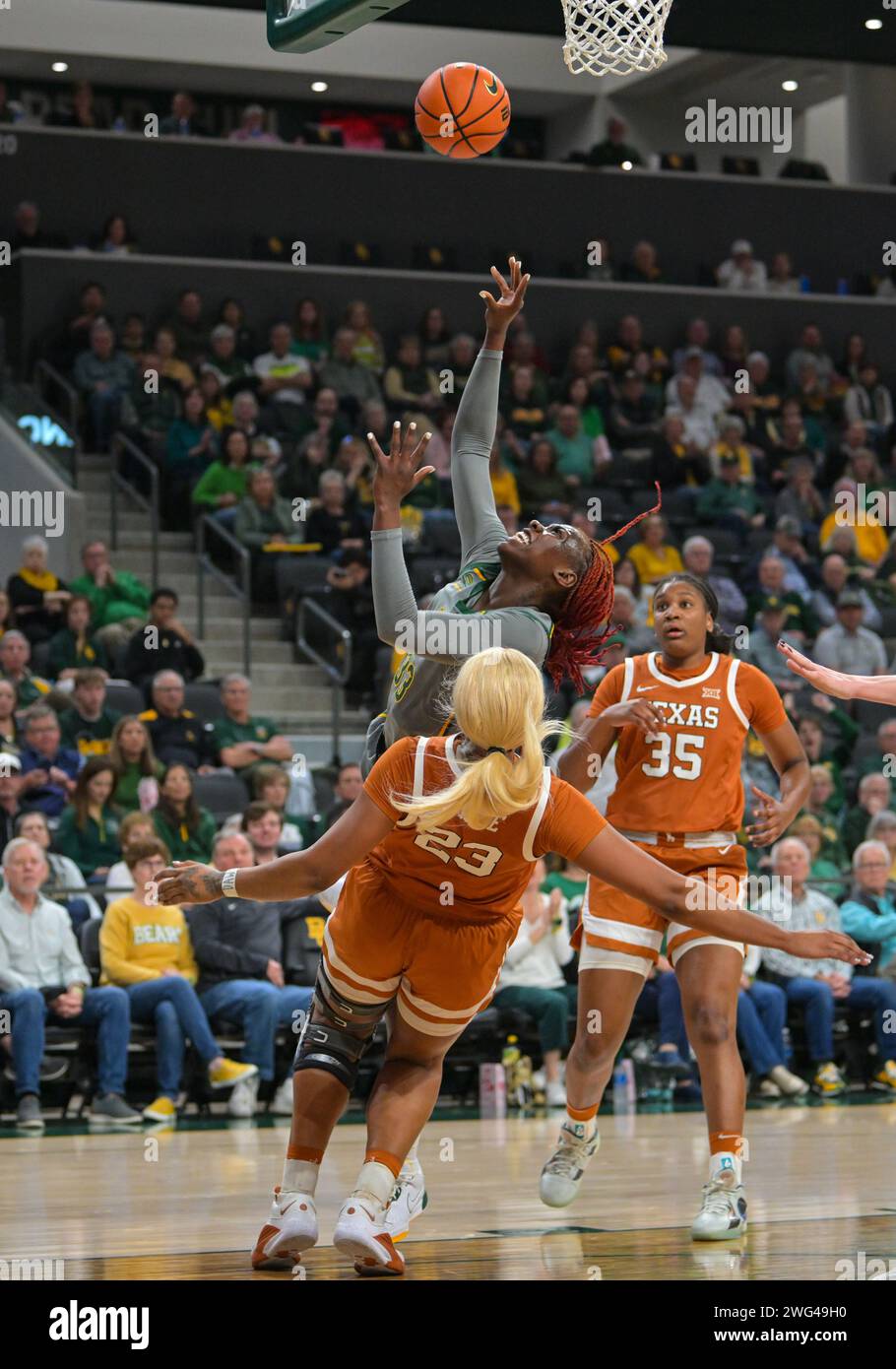 February 1 2024: Baylor Lady Bears guard Aijha Blackwell (33) shoots ...