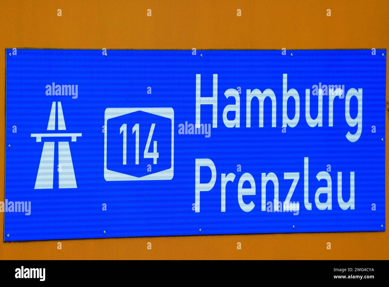 02 February 2024, Berlin: A sign on the side of Berliner Straße shows ...