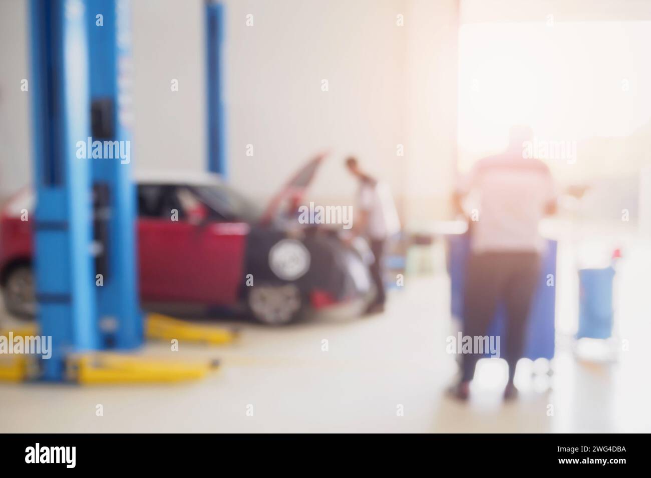 Mechanic working in car hi-res stock photography and images - Alamy
