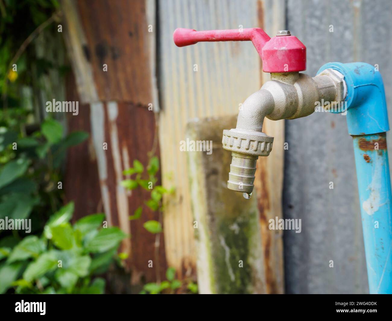 Old rusty tap from drop hi-res stock photography and images - Alamy