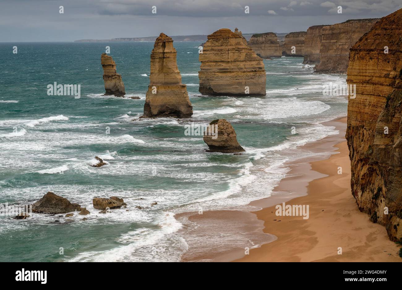 The Twelve Apostles, limestone stacks in Port Campbell National Park ...