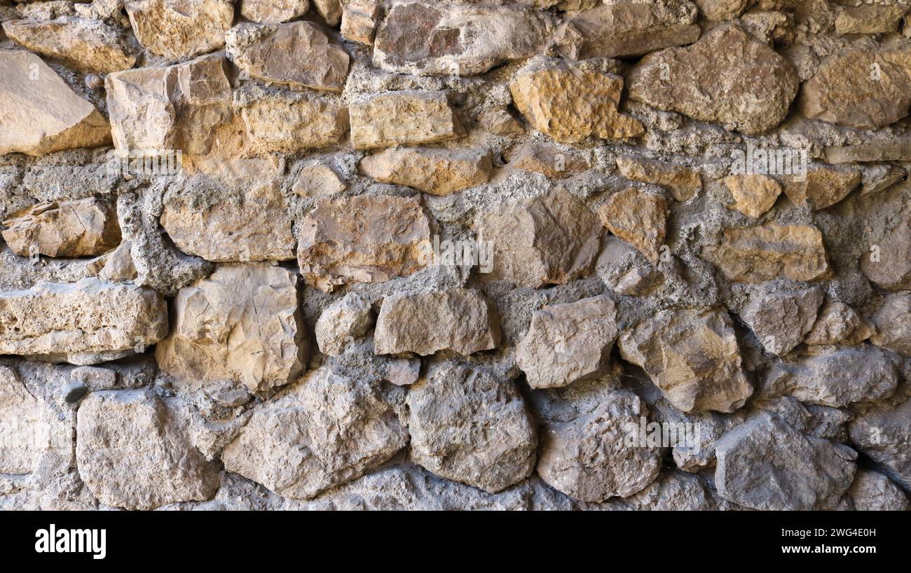 The use of natural stone in the design of the exterior, cobblestones in ...