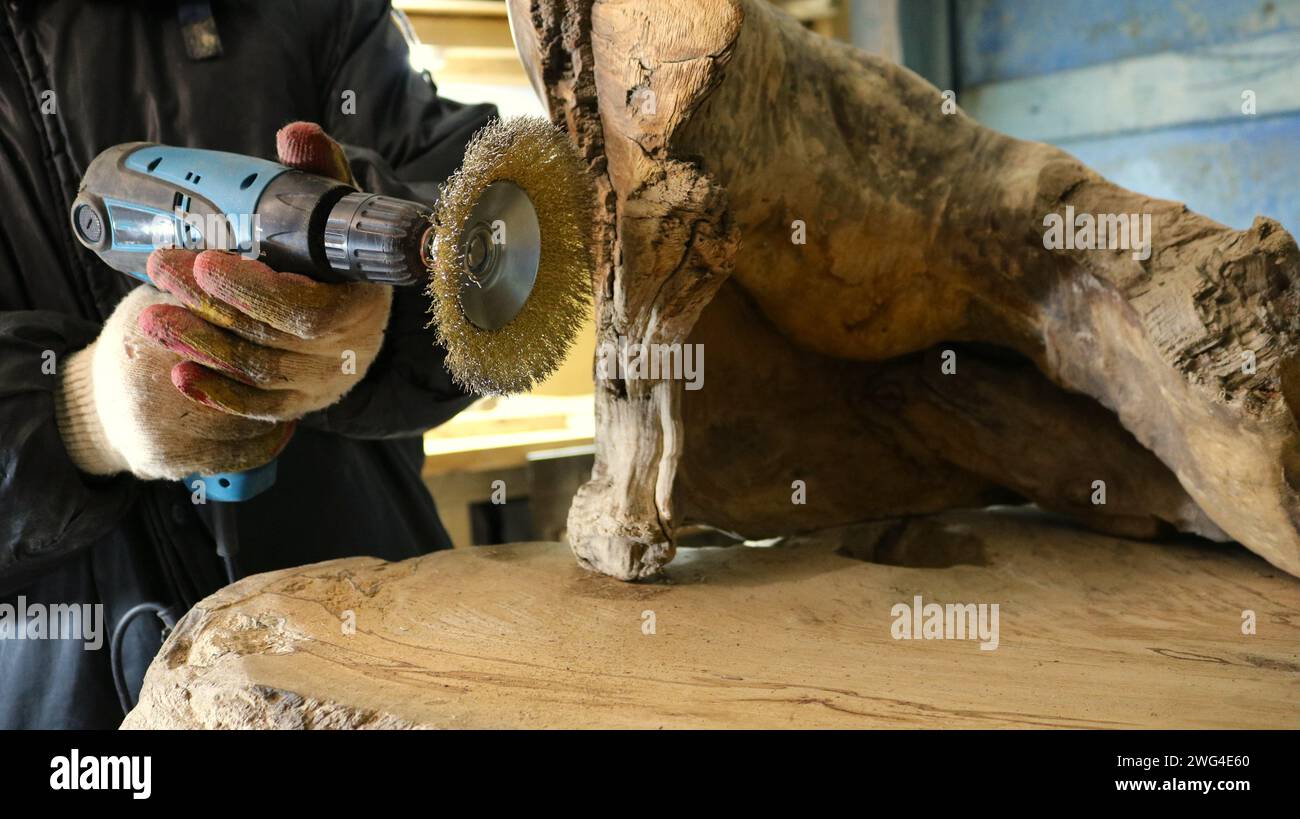 Piece wood in process grinding hi-res stock photography and images - Alamy