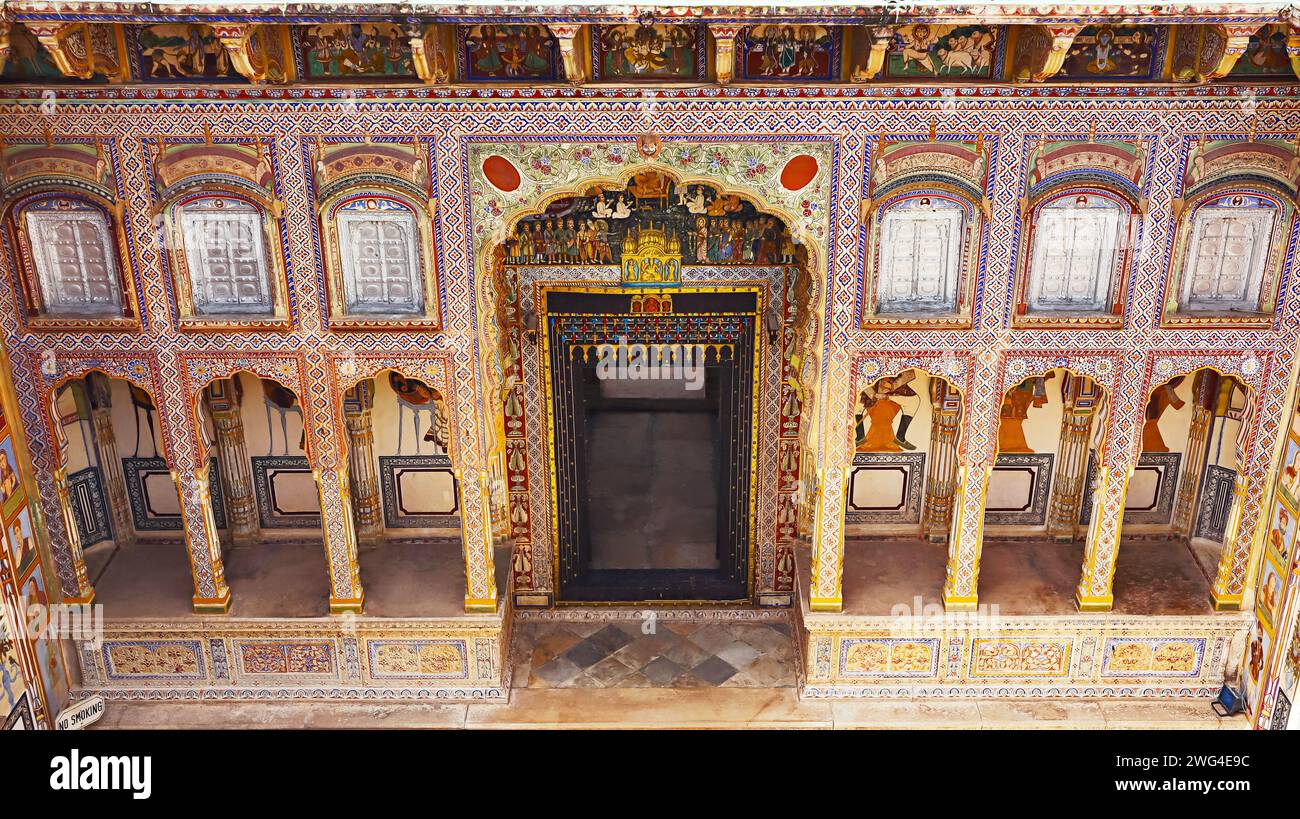 Inside Beautifully Painted Walls of Dr. Ramnath Podar Haveli Museum ...