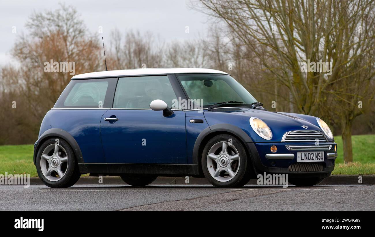 Classic mini cooper hi-res stock photography and images - Alamy
