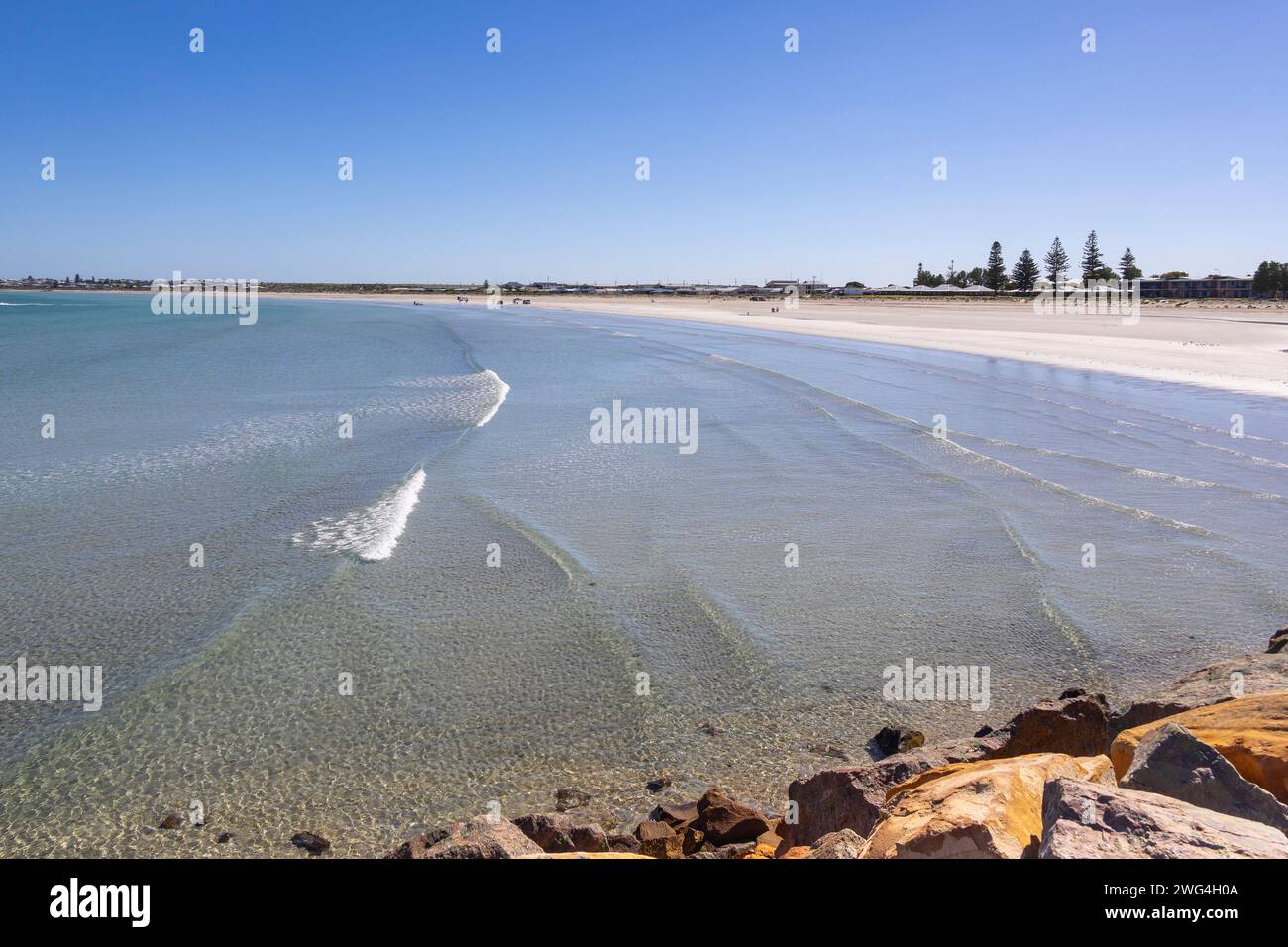 A scenic view of North beach, Wallaroo on a sunny day Stock Photo - Alamy