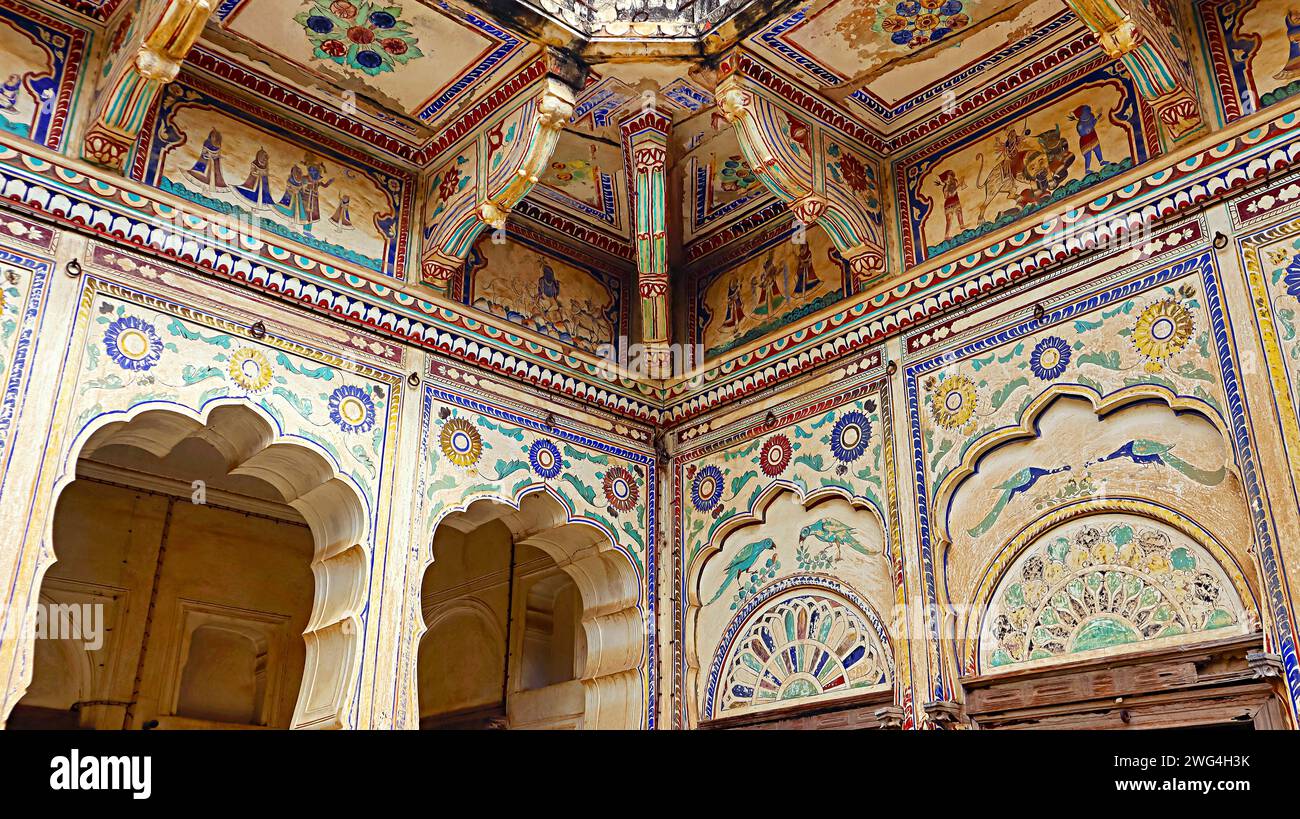 Paintings on the Wall of Chokhani Double Haveli Mandawa, Jhunjhunu ...