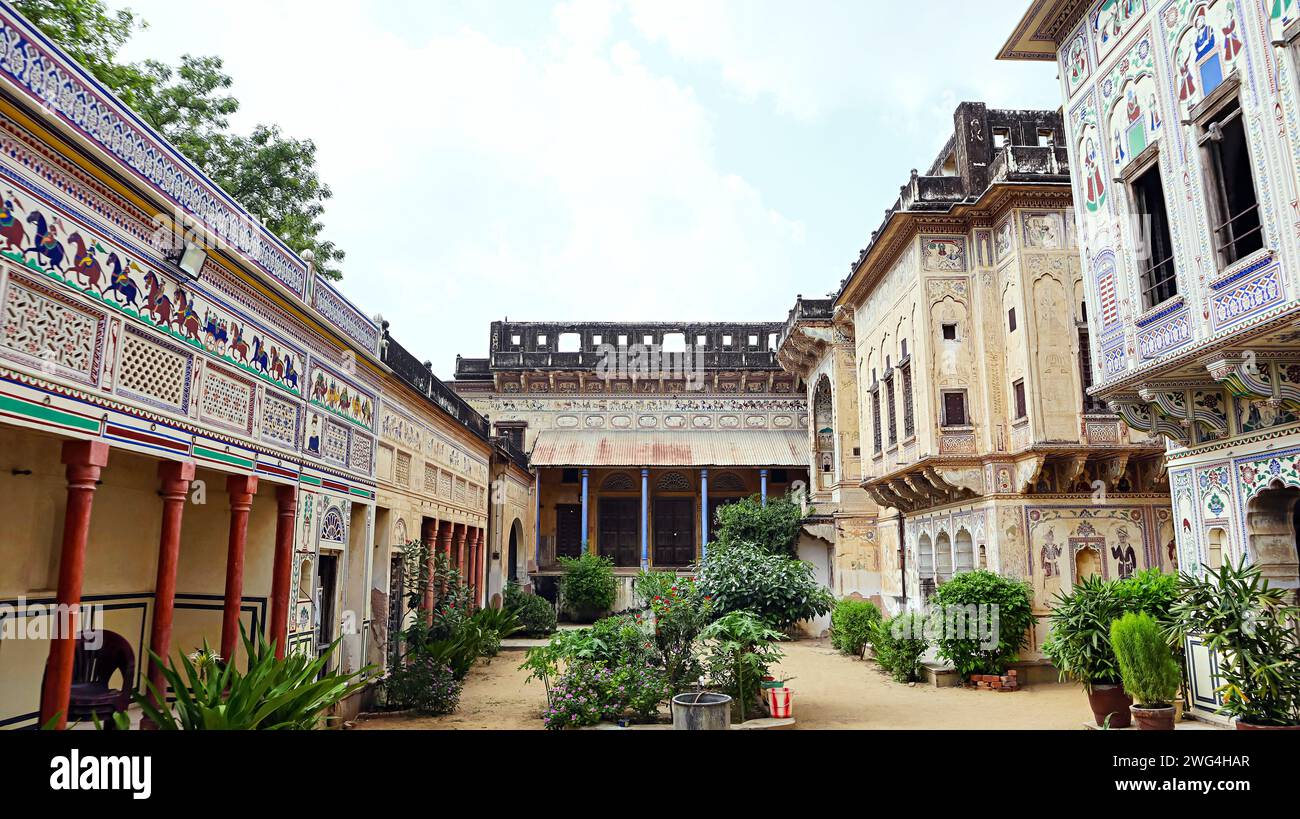 Inside View of Chokhani Double Haveli, Mandawa, Jhunjhunu, Rajasthan ...