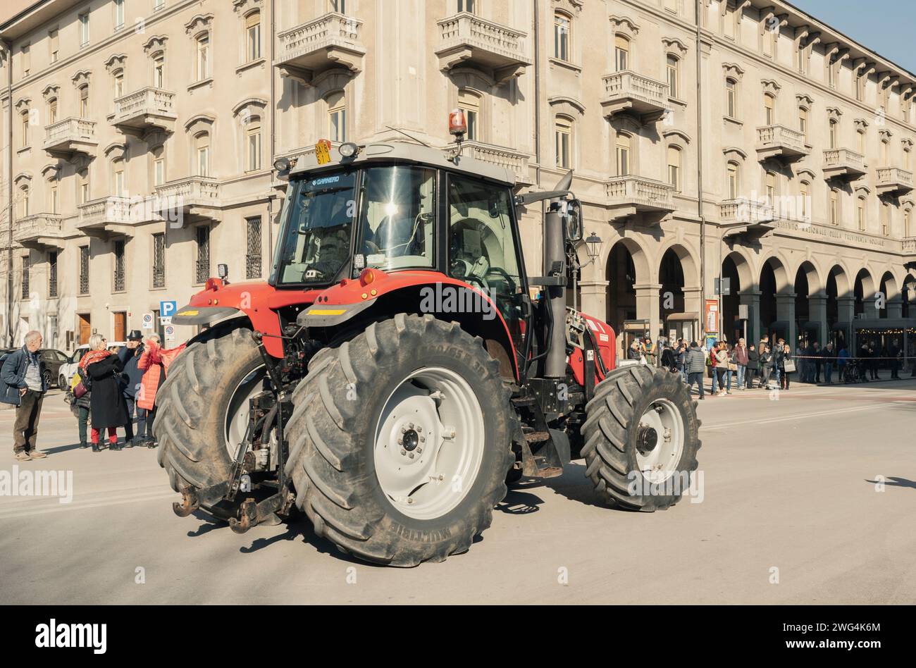 Tractors italy hi-res stock photography and images - Alamy