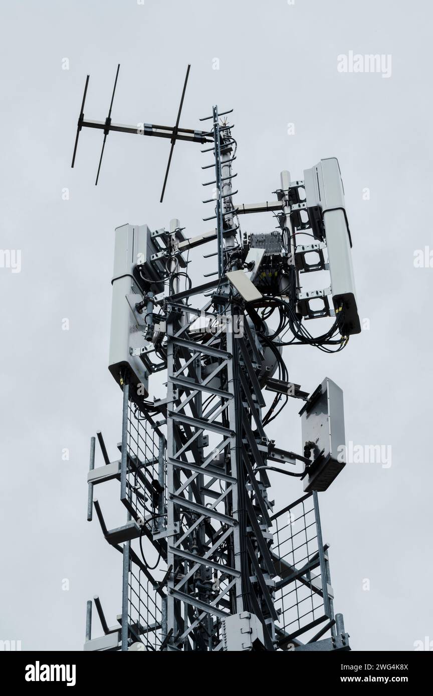 Antenna satellite icon hi-res stock photography and images - Alamy