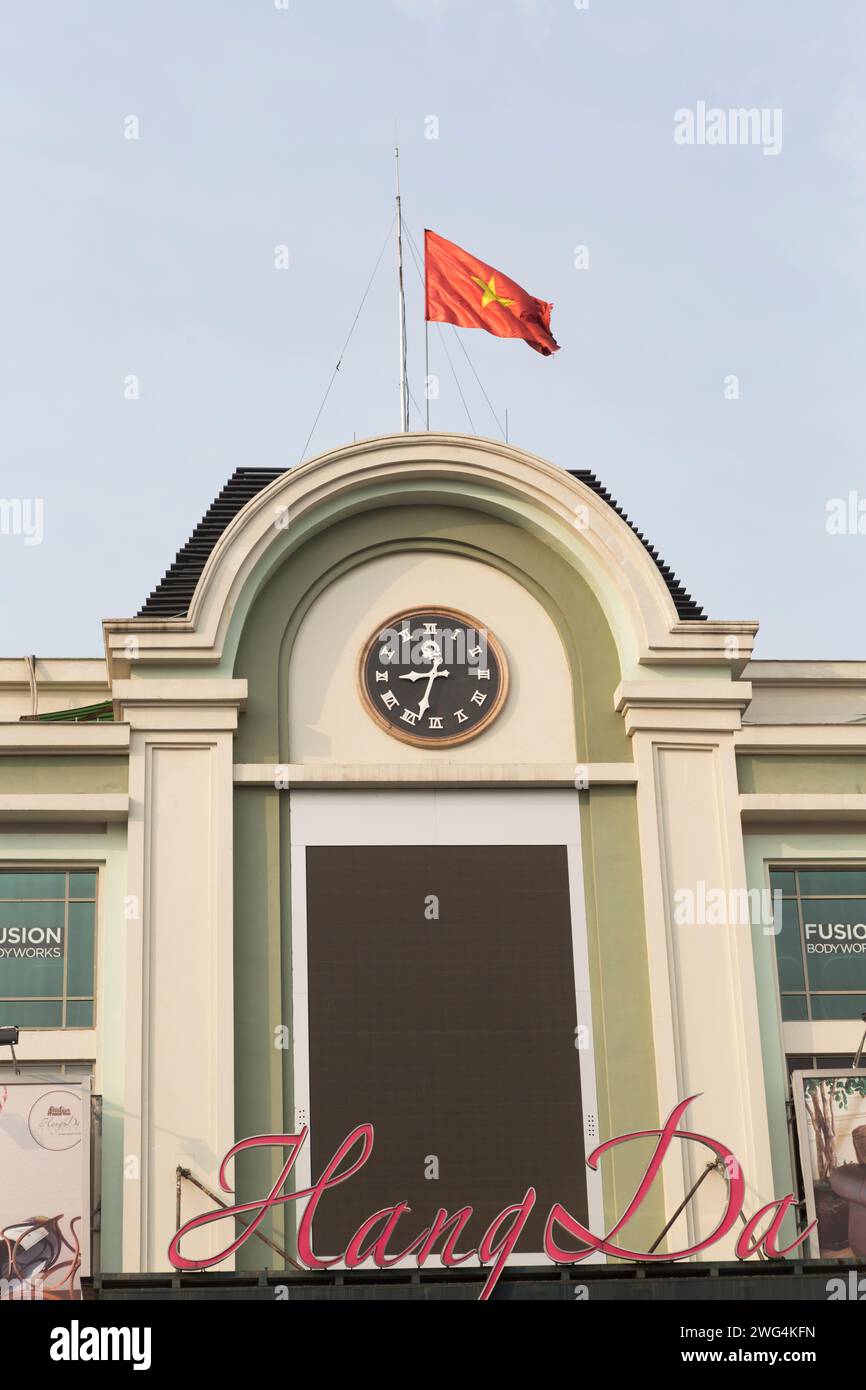 Vietnam, Hanoi, the Hang Da shopping Mall old Hanoi Stock Photo - Alamy